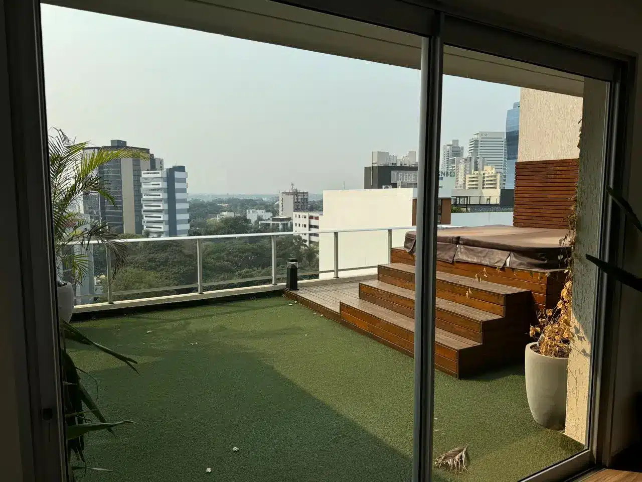 Alquilo - Hermoso Penthouse en el Edificio Chateu Tower - Carmen Vazquez